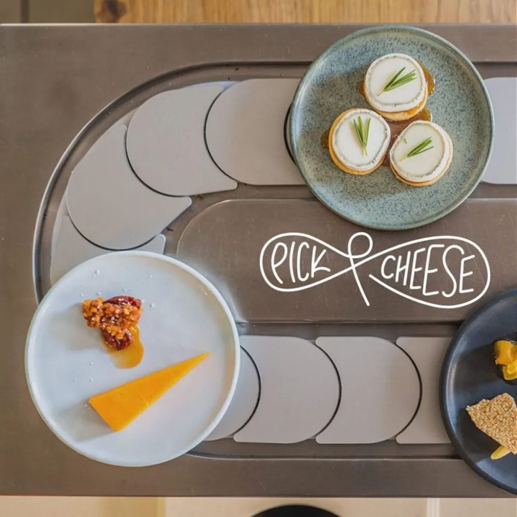 【深度遊記】芝士吃到飽！全球首間迴轉芝士吧 Pick & Cheese | OLO