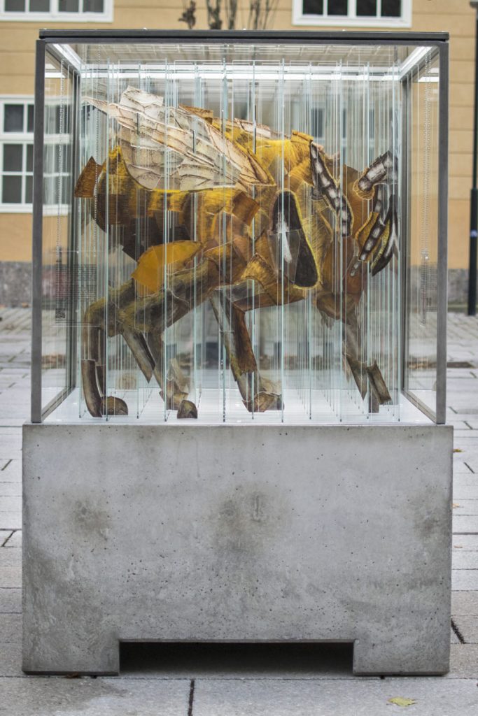 【建築設計】 錯視公共藝術「Human Animal Binary」讓觀者換位正視瀕危動物 | OLO