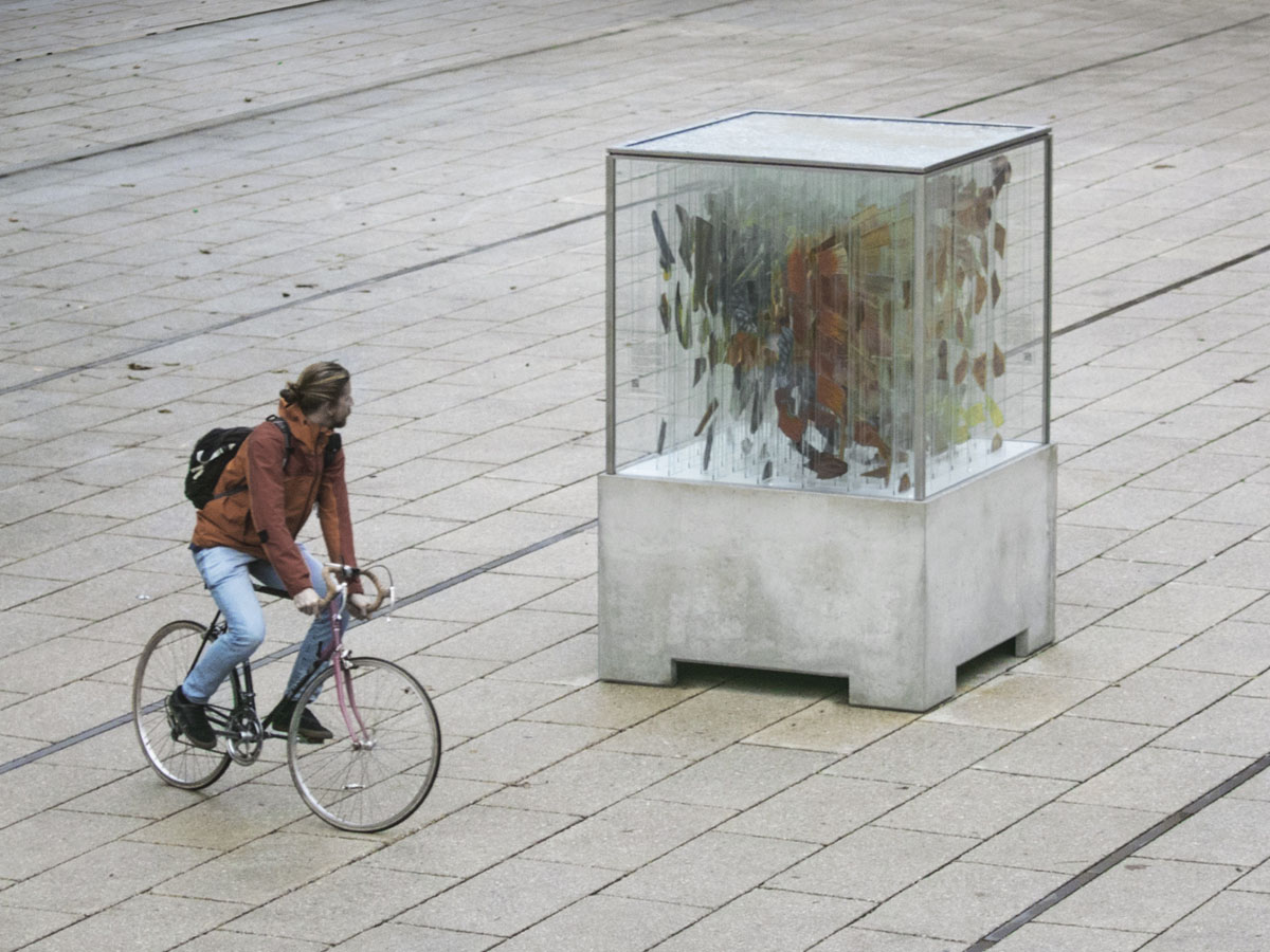 【建築設計】 錯視公共藝術「Human Animal Binary」讓觀者換位正視瀕危動物 | OLO